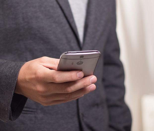 Apple тормозит Telegram, сокращает производство iPhone и общение с Siri — ADPASS