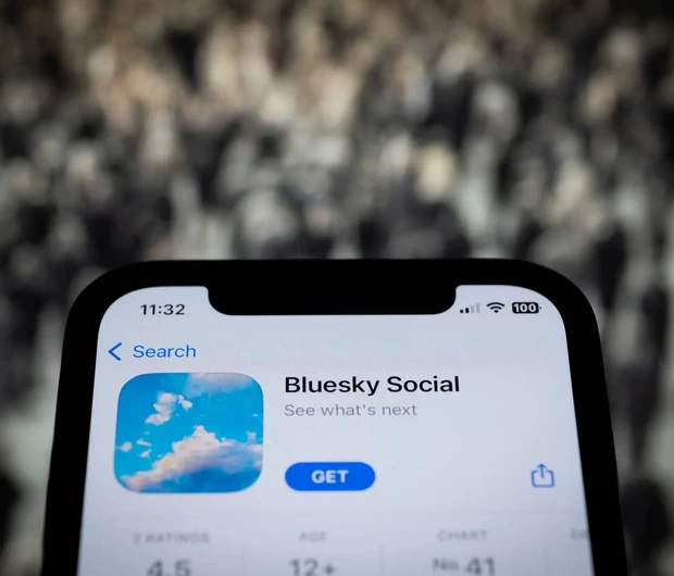 «Голубое небо» разверзлось: Twitter сломал Bluesky — ADPASS