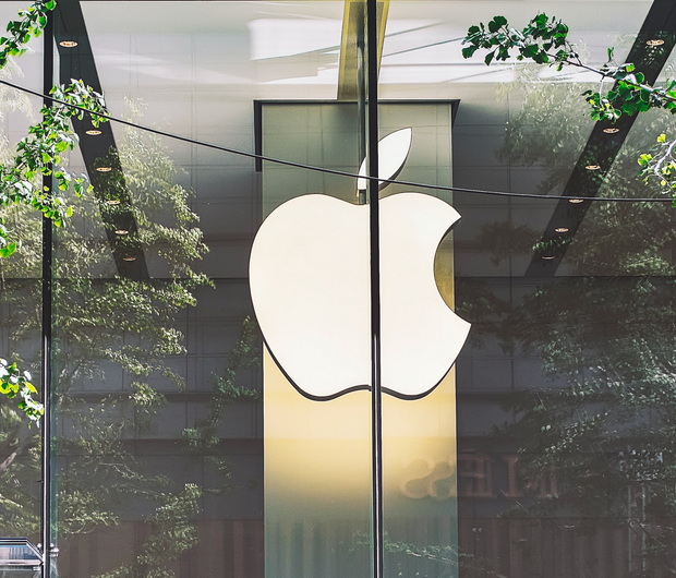 Apple заползает прямо в ухо: корпорация запатентовала наушники-трансформеры, в которых можно ...