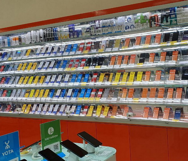 Параллельная реклама: как ушедшие из России продавцы смартфонов продолжают работать на рынке ...