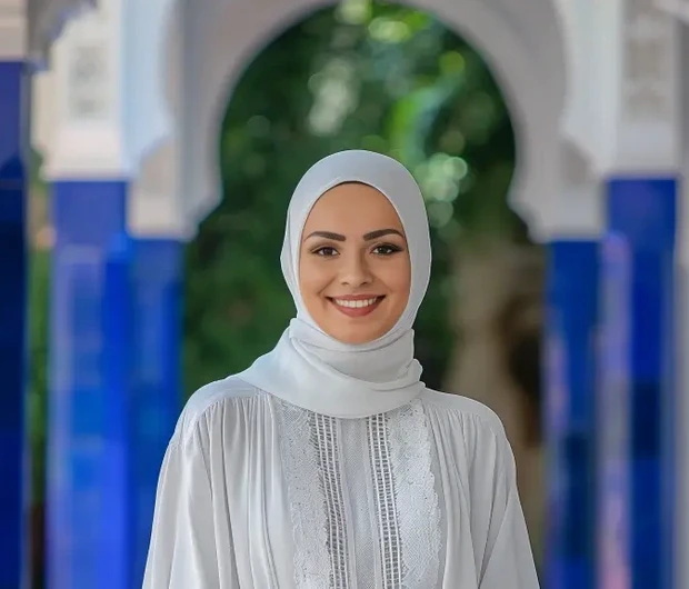 Кенза Лейли из Марокко выиграла первый в истории конкурс красоты «Мисс ИИ» и дала эксклюзивное ...